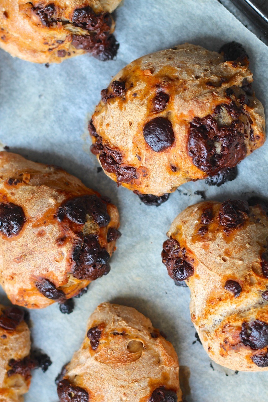 Surdejsboller med mørk chokolade - nem og lækker opskrift
