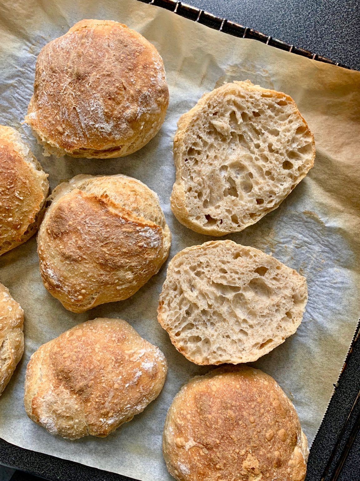 Nemme æltefrie surdejsboller - Anna-mad.dk