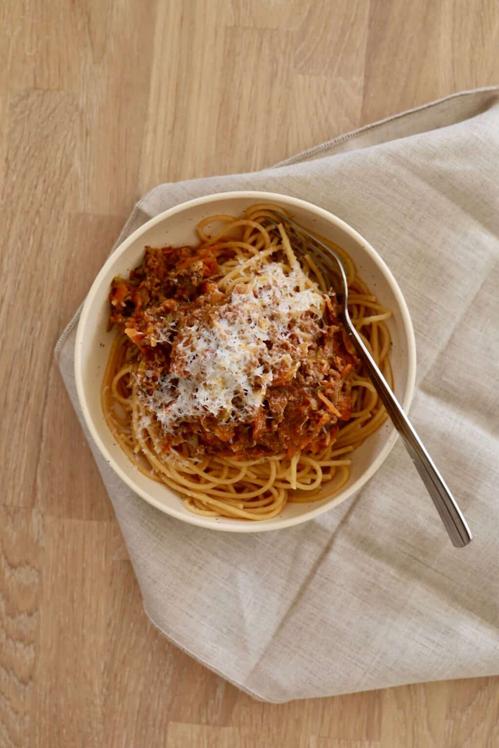 Spaghetti bolognese - langtidssimret og ekstra grøntsager