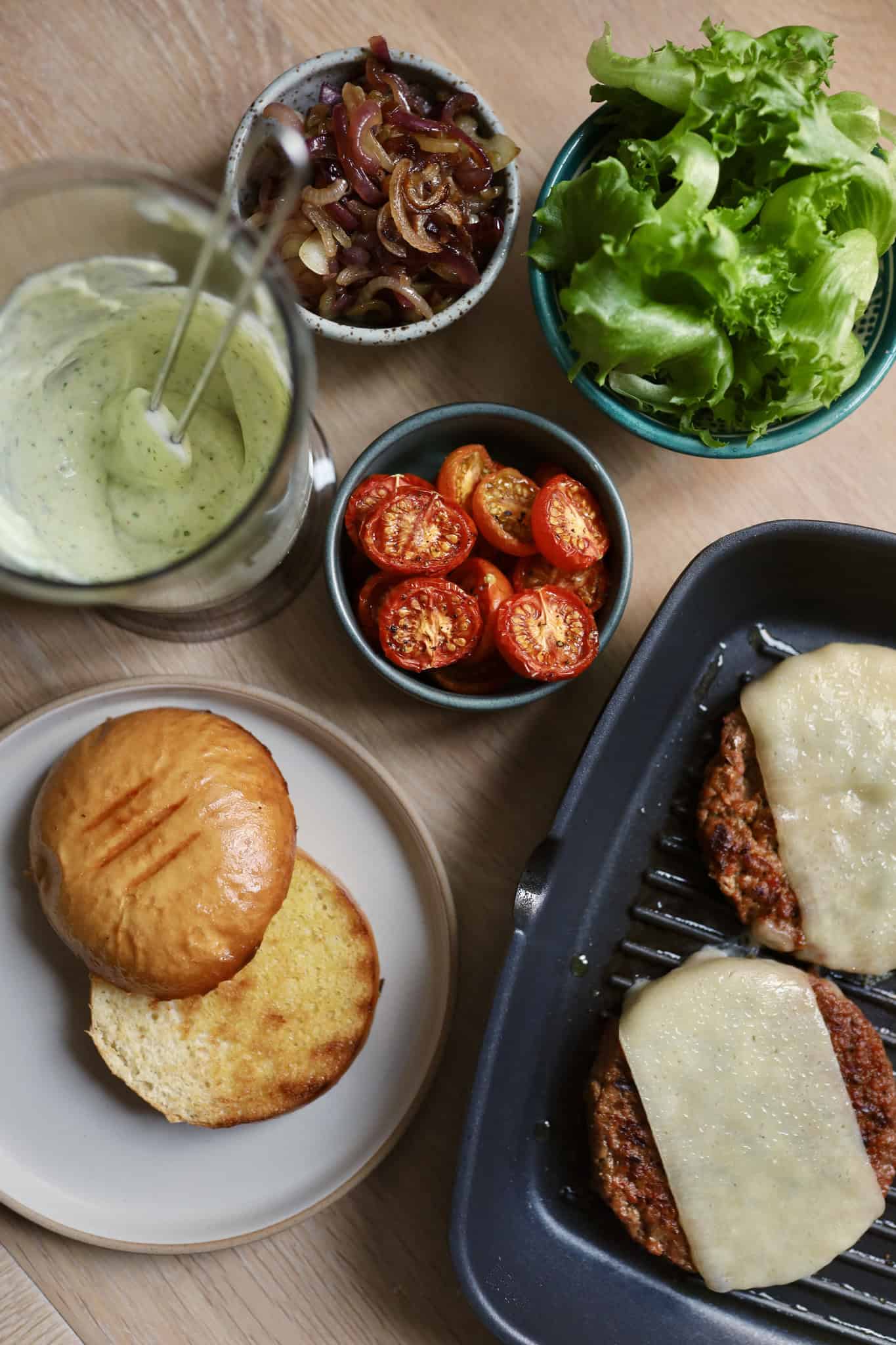 Vegetarburger med estragonmayo - snasket og lækker opskrift
